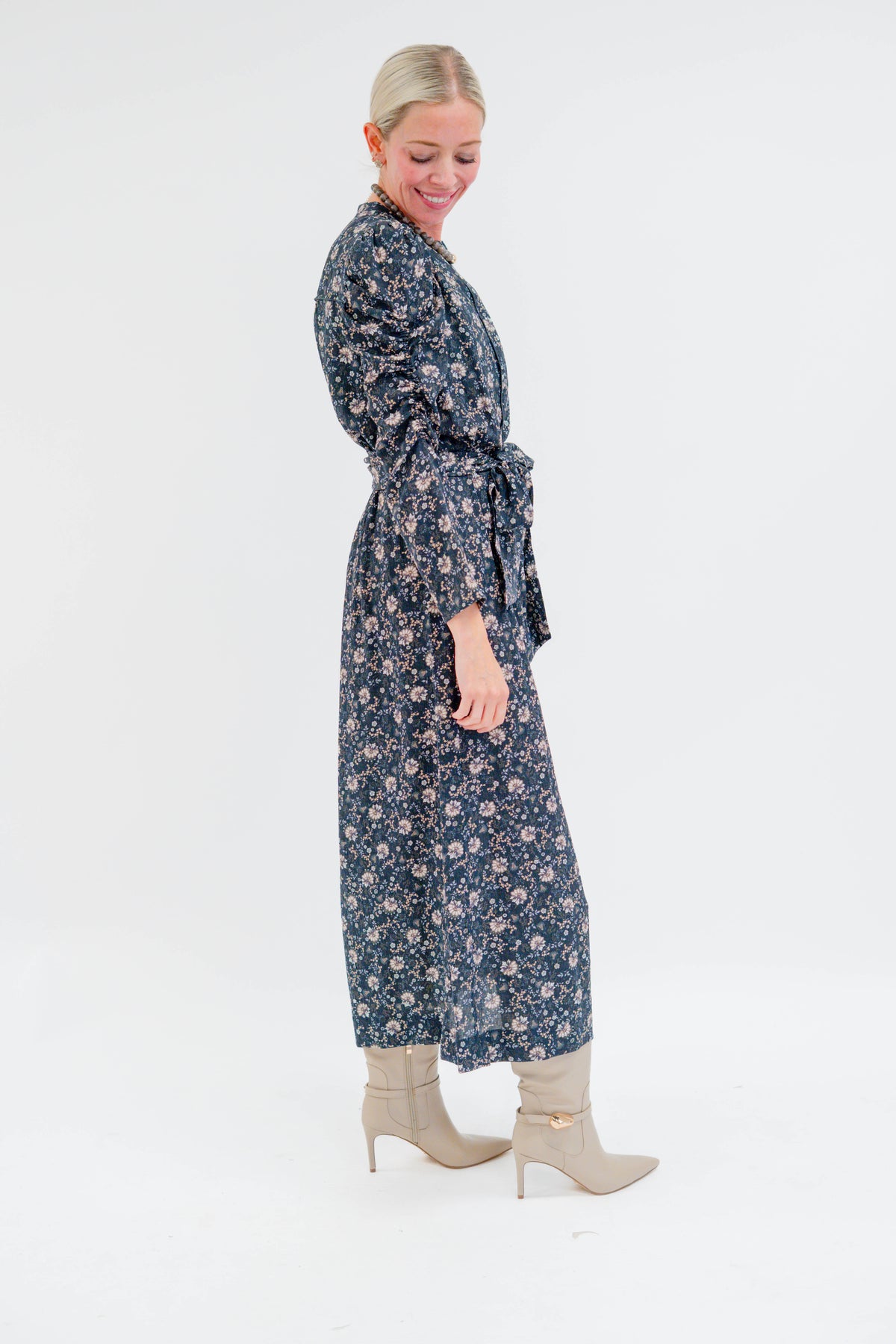 VistaDEA EV Dress in Navy Floral | Minette Boutique